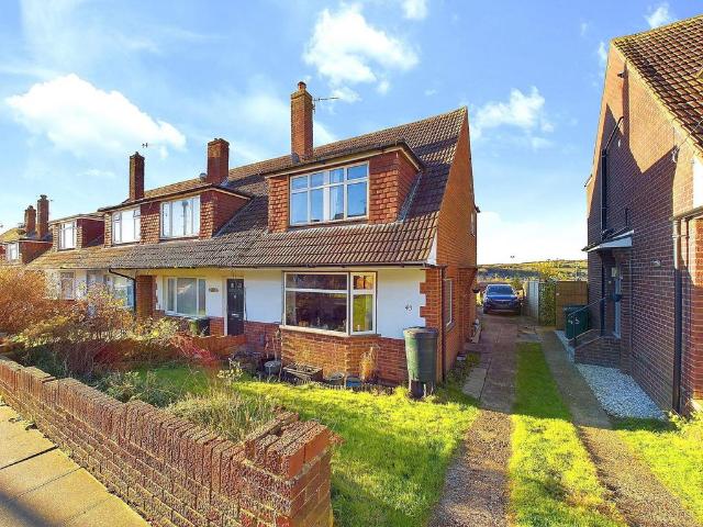 4 bedroom end of terrace house for sale