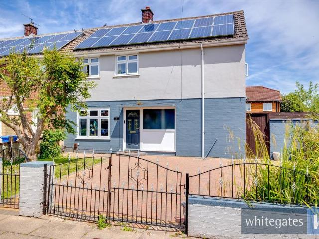 4 bedroom end of terrace house for sale