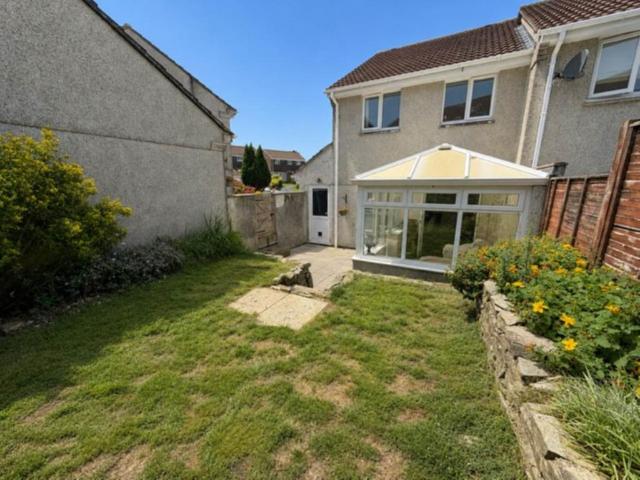 4 bedroom end of terrace house for sale