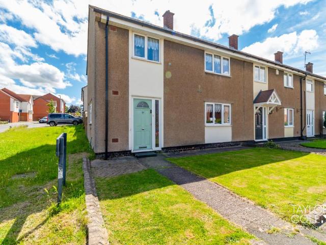 4 bedroom end of terrace house for sale