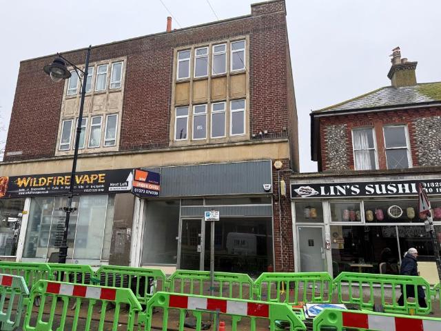 4 bedroom end of terrace house for sale