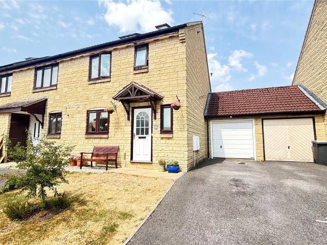 4 bedroom end of terrace house for sale
