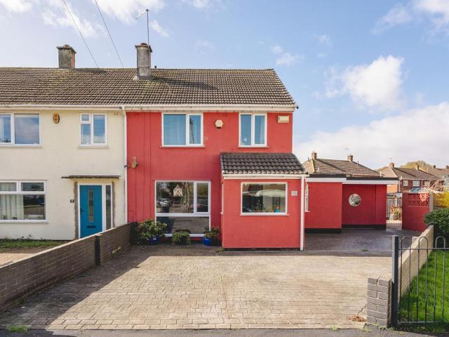 4 bedroom end of terrace house for sale