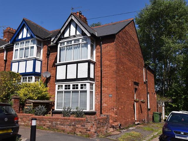 4 bedroom end of terrace house for sale