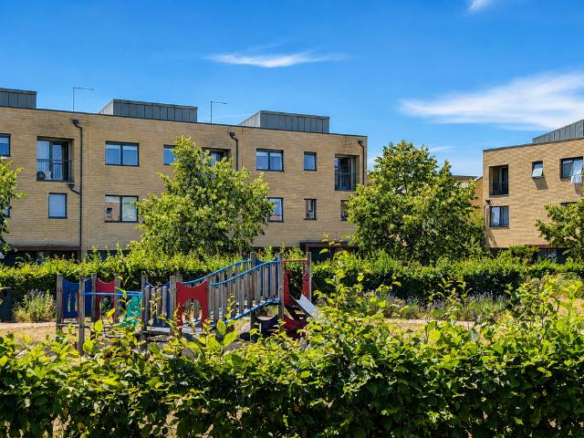 4 bedroom end of terrace house for sale