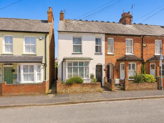 4 bedroom end of terrace house for sale