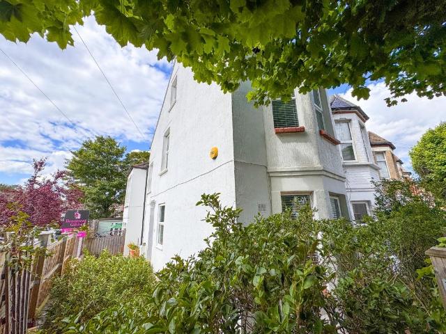 4 bedroom end of terrace house for sale