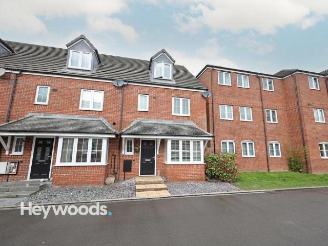 4 bedroom end of terrace house for sale