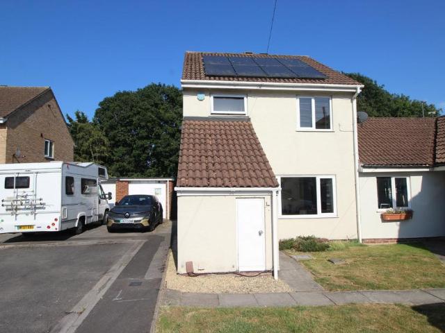 4 bedroom end of terrace house for sale