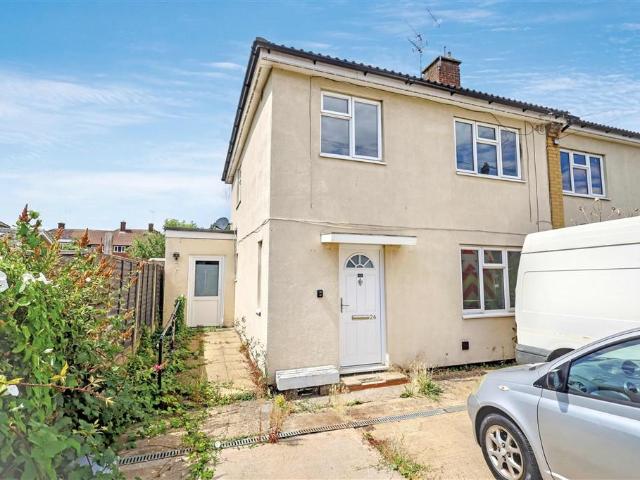 4 bedroom end of terrace house for sale