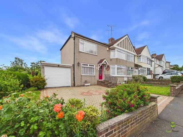 4 bedroom end of terrace house for sale