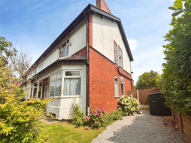 4 bedroom end of terrace house for sale