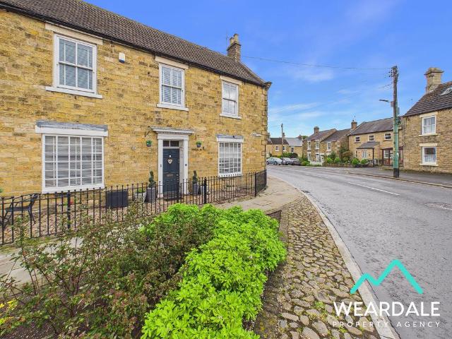 4 bedroom end of terrace house for sale