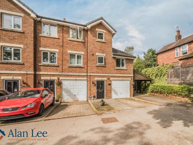 4 bedroom end of terrace house for sale