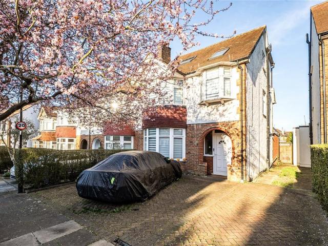 4 bedroom end of terrace house for sale