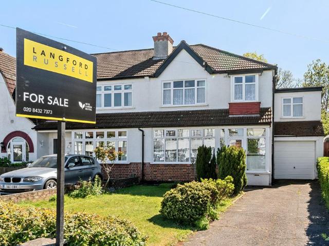 4 bedroom end of terrace house for sale