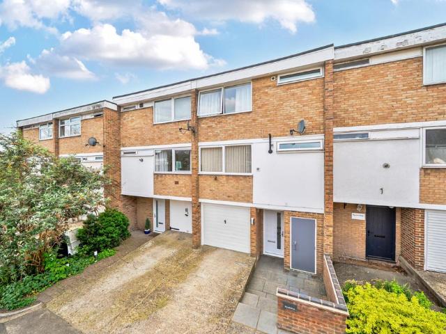 4 bedroom terraced house for sale