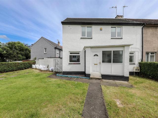 4 bedroom end of terrace house for sale