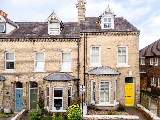 4 bedroom end of terrace house for sale