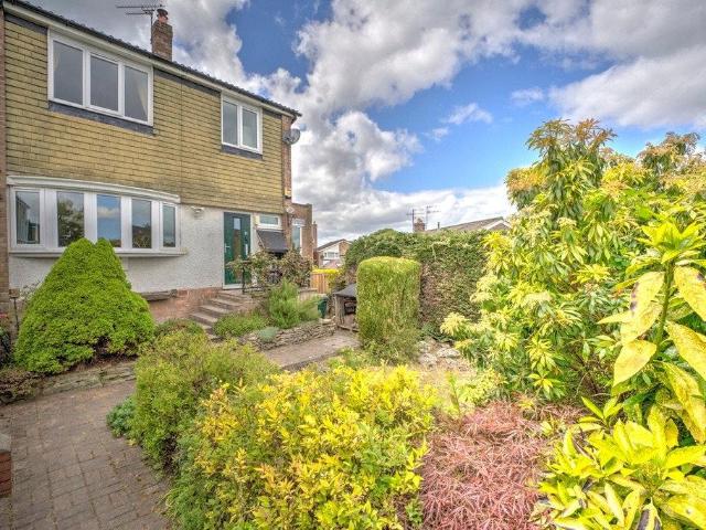 4 bedroom end of terrace house for sale