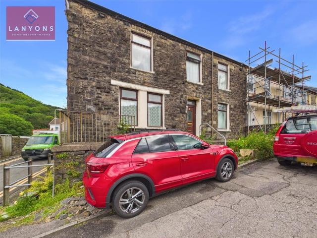 4 bedroom end of terrace house for sale