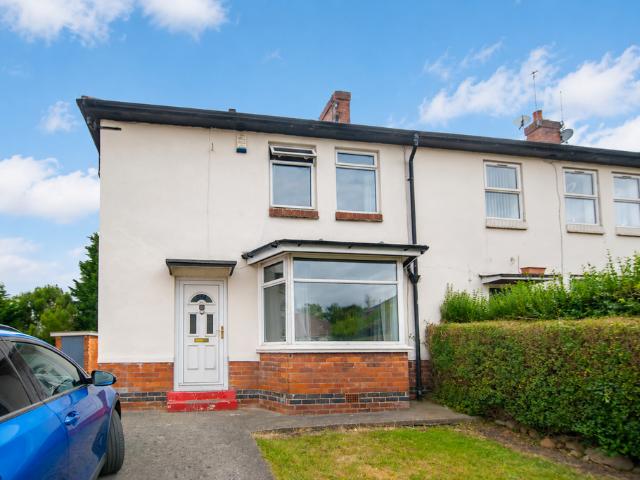 4 bedroom end of terrace house for sale