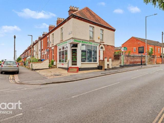4 bedroom end of terrace house for sale