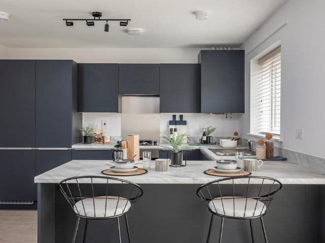 4 bedroom end of terrace house for sale