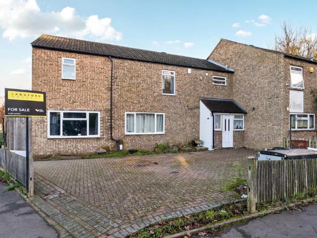 4 bedroom end of terrace house for sale