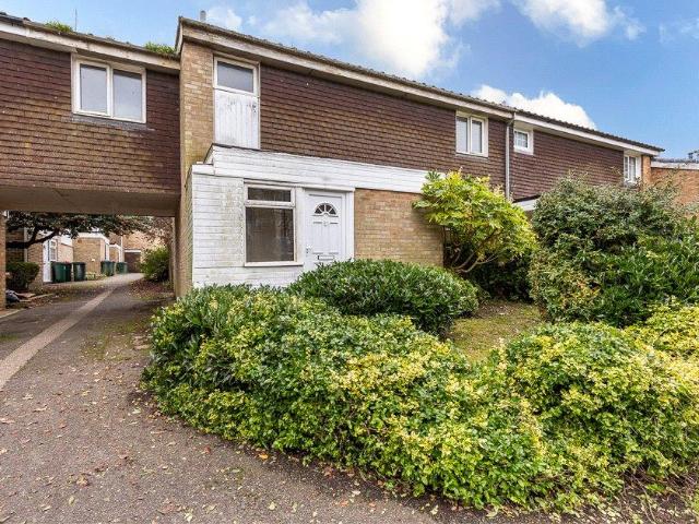 4 bedroom end of terrace house for sale
