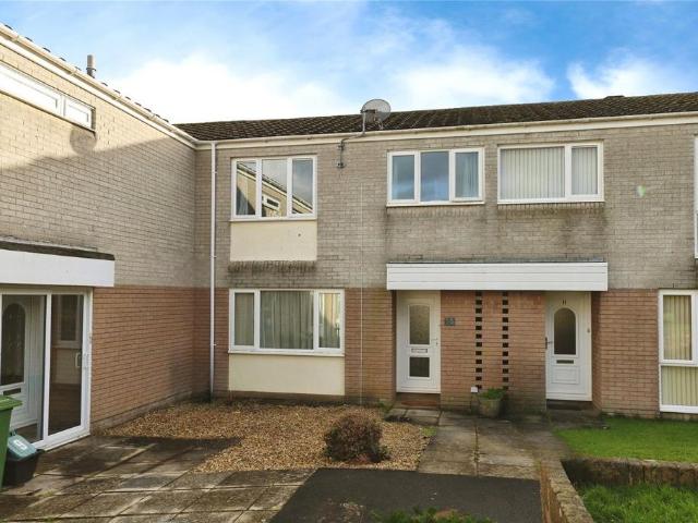 4 bedroom end of terrace house for sale