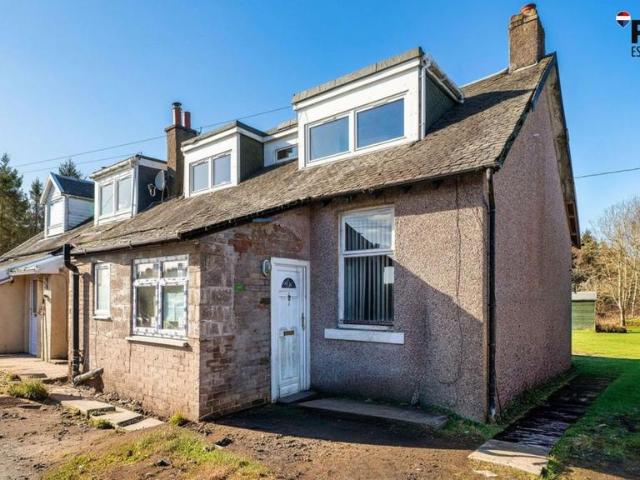 4 bedroom end of terrace house for sale