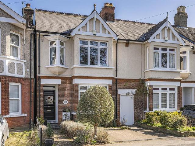 4 bedroom end of terrace house for sale