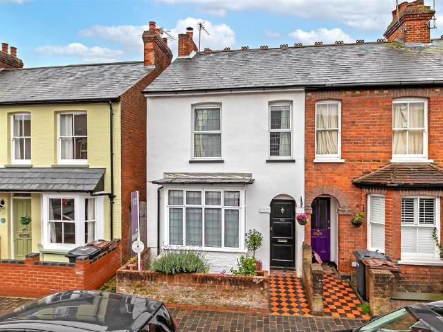4 bedroom end of terrace house for sale
