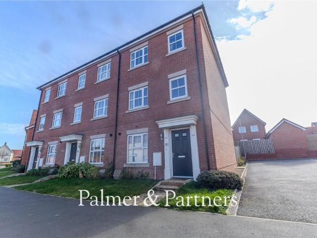 4 bedroom end of terrace house for sale