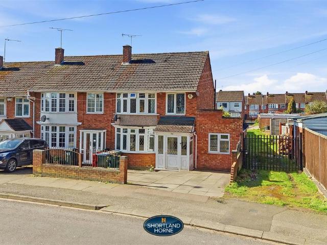 4 bedroom end of terrace house for sale