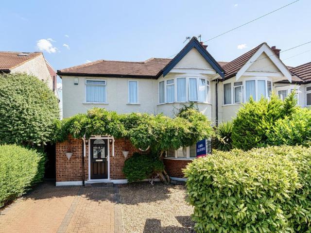 4 bedroom end of terrace house for sale