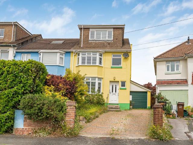 4 bedroom end of terrace house for sale