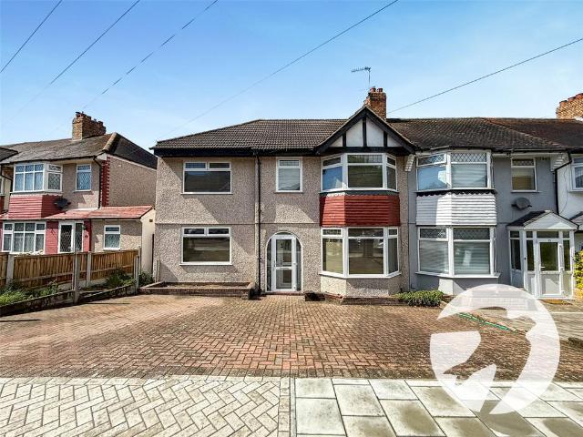 4 bedroom end of terrace house for sale