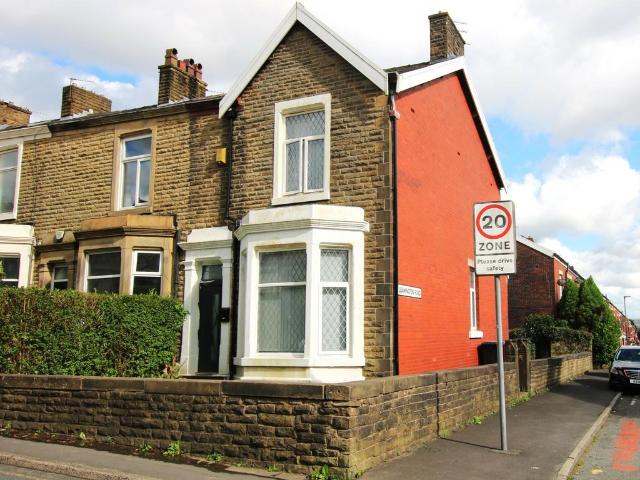 4 bedroom end of terrace house for sale