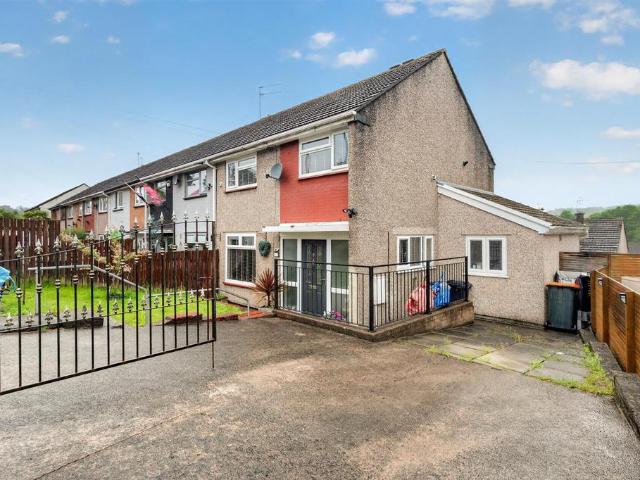 4 bedroom end of terrace house for sale