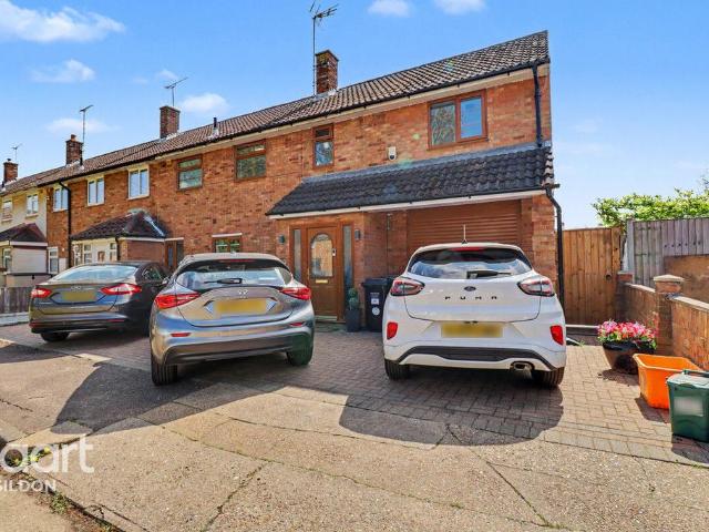 4 bedroom end of terrace house for sale