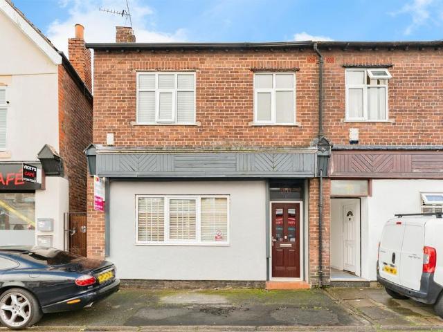 4 bedroom end of terrace house for sale