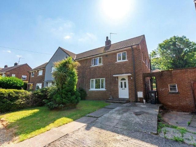 4 bedroom end of terrace house for sale