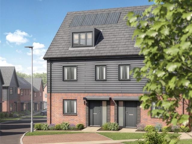 4 bedroom end of terrace house for sale