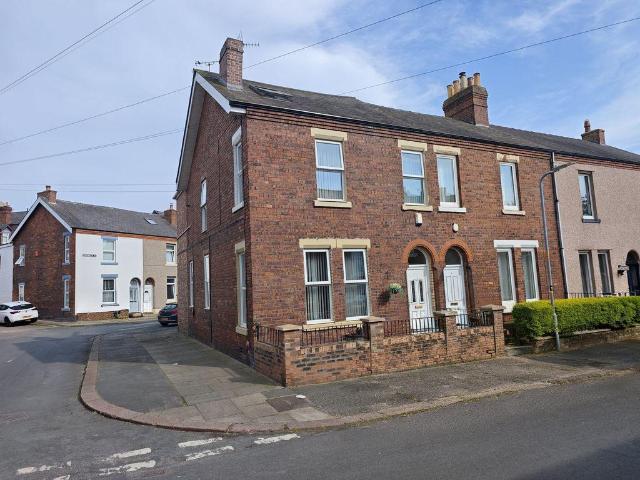 4 bedroom end of terrace house for sale