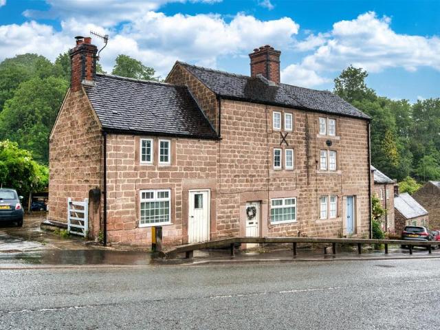 4 bedroom end of terrace house for sale