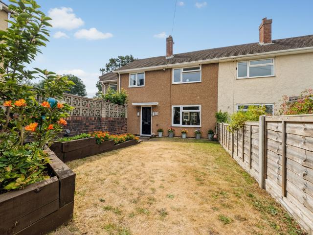4 bedroom end of terrace house for sale