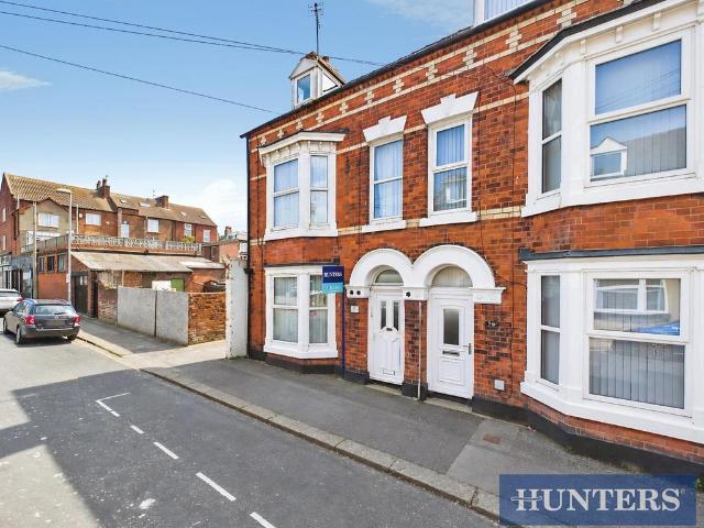 4 bedroom end of terrace house for sale