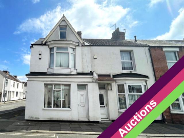 4 bedroom end of terrace house for sale